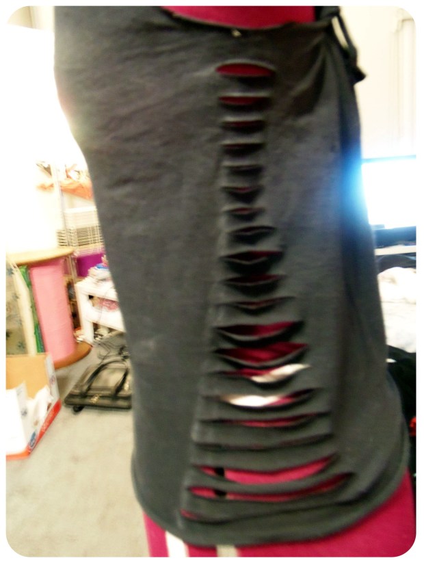 DIY Friday: Let’s Get Ripped! Shirts, That Is… « Set to Stunning