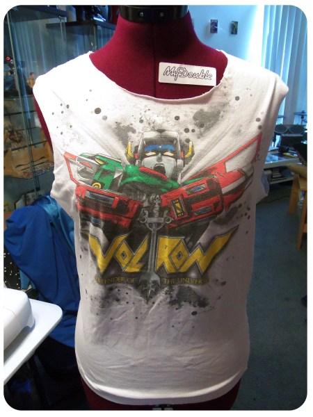 DIY Friday: Let’s Get Ripped! Shirts, That Is… « Set to Stunning