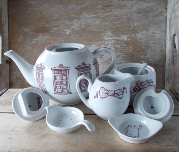 Geek Themed Tea – Pots, Blends, Strainers, & More! « Set to Stunning